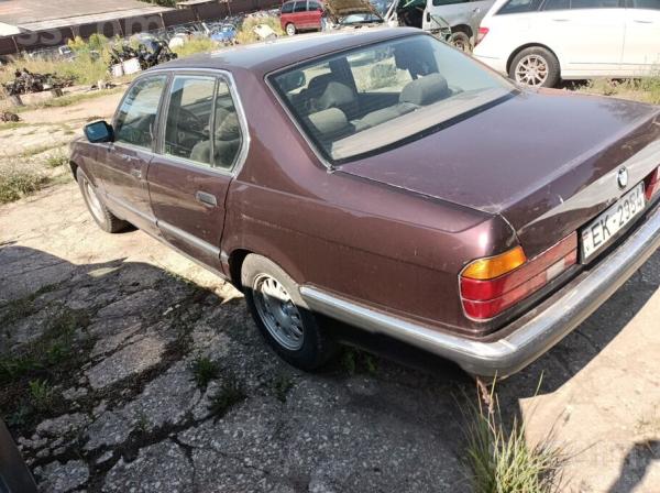 Sarkans BMW 730 1986 Daugavpils, ar dzinēja tilpumu 3.00 L un nobraukumu 0 tūkst. km par 3350 €, foto 5 vietnē AUTOMOTO.COM.LV