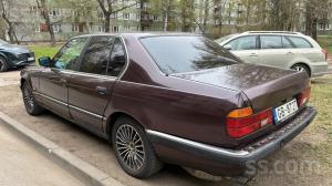 Red BMW 730 1993 in Riga, with an engine capacity of 3.00 L and mileage of 320 thousand km for 1750 €, photo 4 on AUTOMOTO.COM.LV