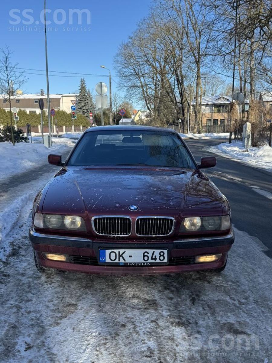 Red BMW 730 1994 in Riga, with an engine capacity of 3.00 L and mileage of 295 thousand km for 4350 €, photo 4 on AUTOMOTO.COM.LV
