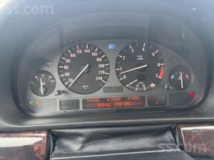 Красный БМВ 730 1994 в Рига, объемом двигателя 3.00 л и пробегом 291 тыс. км за 3500 €, фото 25 на AUTOMOTO.COM.LV