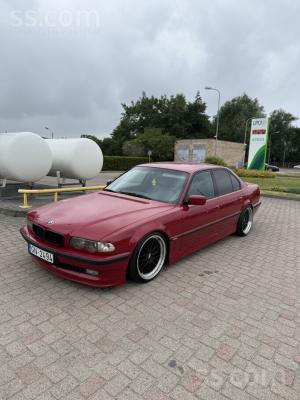 Red BMW 730 1999 in Liepaja, with an engine capacity of 3.00 L and mileage of 0 thousand km for 8250 €, photo 3 on AUTOMOTO.COM.LV