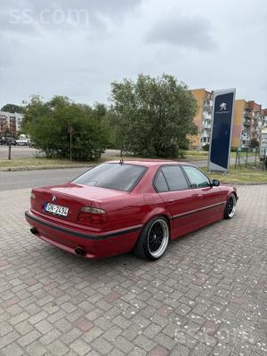 Red BMW 730 1999 in Liepaja, with an engine capacity of 3.00 L and mileage of 0 thousand km for 8250 €, photo 4 on AUTOMOTO.COM.LV