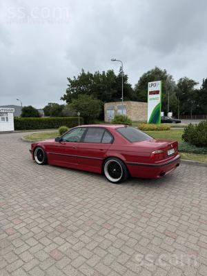 Red BMW 730 1999 in Liepaja, with an engine capacity of 3.00 L and mileage of 0 thousand km for 8250 €, photo 7 on AUTOMOTO.COM.LV