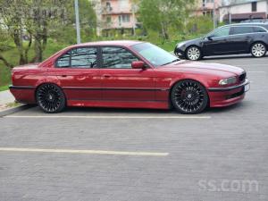 Red BMW 730 1999 in Riga, with an engine capacity of 3.00 L and mileage of 450 thousand km for 11000 €, photo 8 on AUTOMOTO.COM.LV