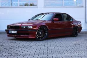 Sarkans BMW 730 1999 Rīga, ar dzinēja tilpumu 3.00 L un nobraukumu 450 tūkst. km par 9995 €, foto  vietnē AUTOMOTO.COM.LV