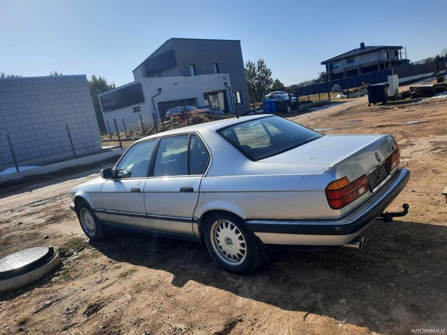 BMW 730 1992 in Vilnius, with an engine capacity of 3.00 L and mileage of 0 thousand km for 2000 €, photo 3 on AUTOMOTO.COM.LV