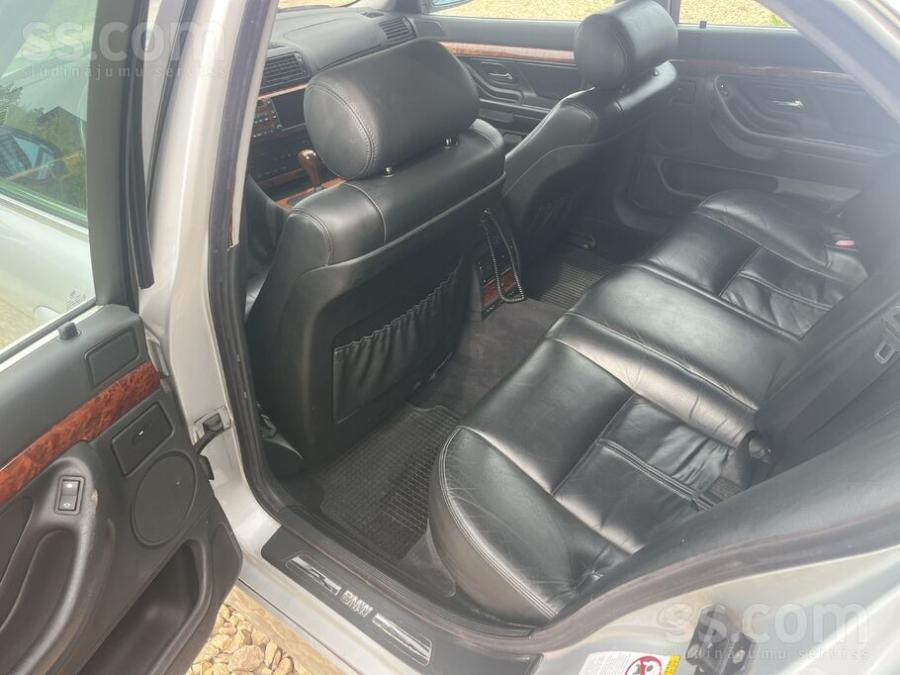 BMW 730 2000 Rīga, ar dzinēja tilpumu 3.00 L un nobraukumu 259 tūkst. km par 6600 €, foto 12 vietnē AUTOMOTO.COM.LV