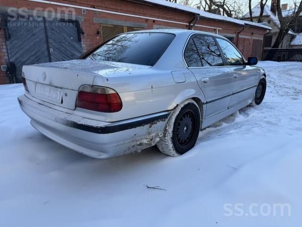 BMW 730 2000 in Liepaja, with an engine capacity of 3.00 L and mileage of 480 thousand km for 2450 €, photo 4 on AUTOMOTO.COM.LV