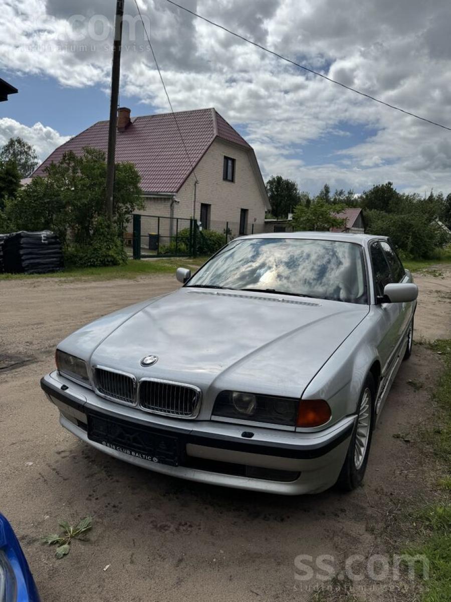 BMW 730 2001 Daugavpils, ar dzinēja tilpumu 3.00 L un nobraukumu 500 tūkst. km par 2400 €, foto 1 vietnē AUTOMOTO.COM.LV