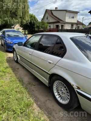 BMW 730 2001 Daugavpils, ar dzinēja tilpumu 3.00 L un nobraukumu 500 tūkst. km par 2400 €, foto 4 vietnē AUTOMOTO.COM.LV