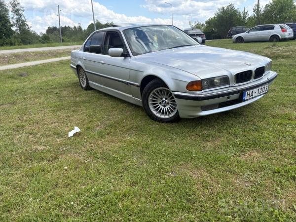BMW 730 2001 in Rezekne, with an engine capacity of 3.00 L and mileage of 0 thousand km for 3000 €, photo 5 on AUTOMOTO.COM.LV