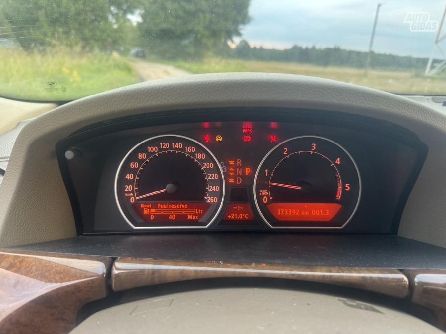 BMW 730 2003 in Vilnius, with an engine capacity of 3.00 L and mileage of 380 thousand km for 1300 €, photo 8 on AUTOMOTO.COM.LV