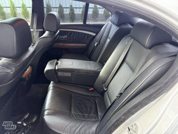 BMW 730 2004 in Varena, with an engine capacity of 3.00 L and mileage of 383 thousand km for 1750 €, photo 8 on AUTOMOTO.COM.LV