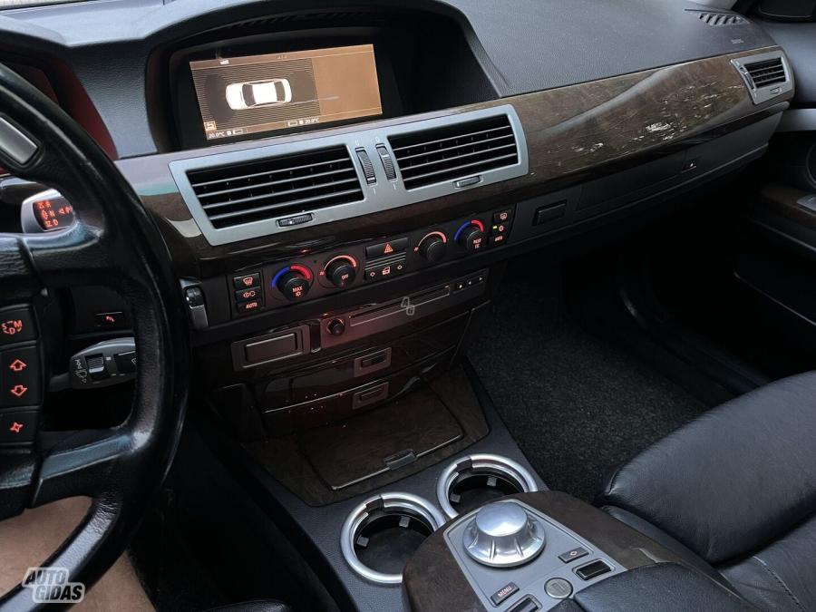 BMW 730 2004 Klaipėda, ar dzinēja tilpumu 3.00 L un nobraukumu 330 tūkst. km par 1900 €, foto 12 vietnē AUTOMOTO.COM.LV
