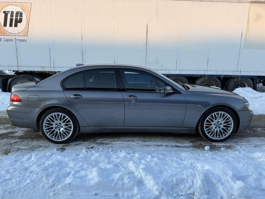 BMW 730 2005 in Vilnius, with an engine capacity of 3.00 L and mileage of 334 thousand km for 4500 €, photo 3 on AUTOMOTO.COM.LV