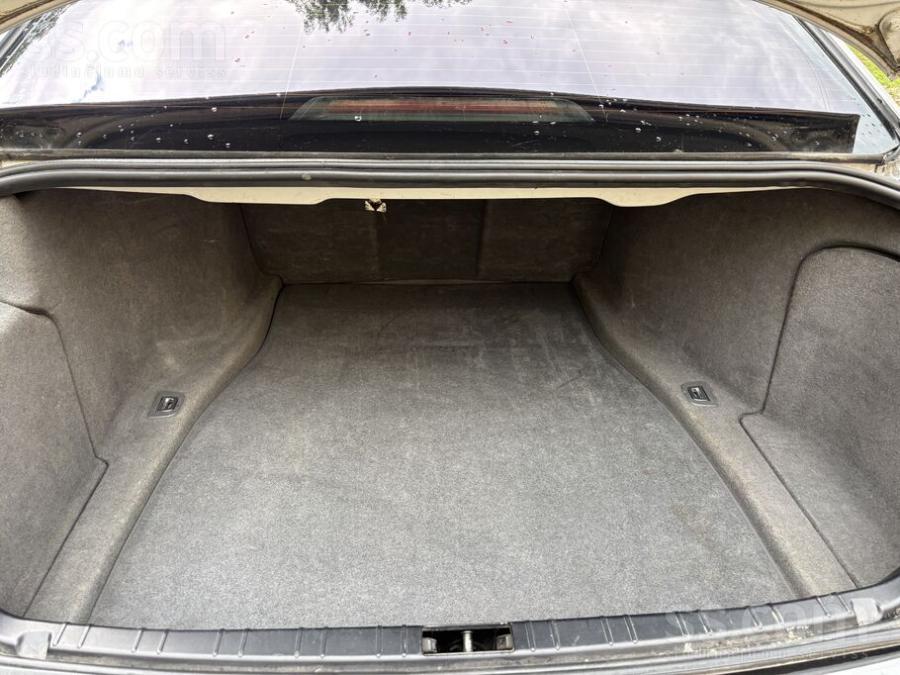 BMW 730 2005 in Bauska, with an engine capacity of 3.00 L and mileage of 328 thousand km for 4690 €, photo 18 on AUTOMOTO.COM.LV