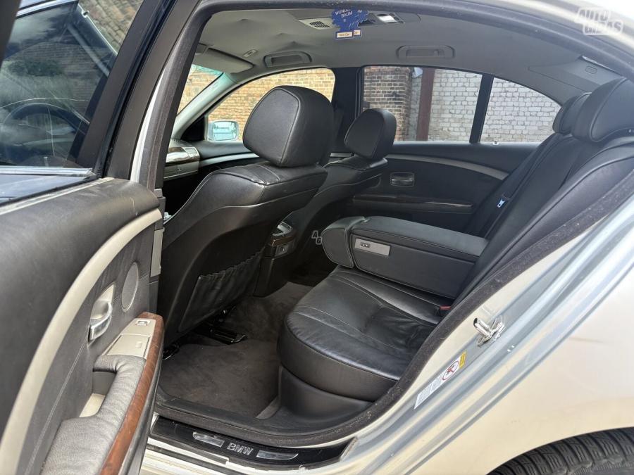 BMW 730 2005 in Vilnius, with an engine capacity of 3.00 L and mileage of 494 thousand km for 1600 €, photo 14 on AUTOMOTO.COM.LV
