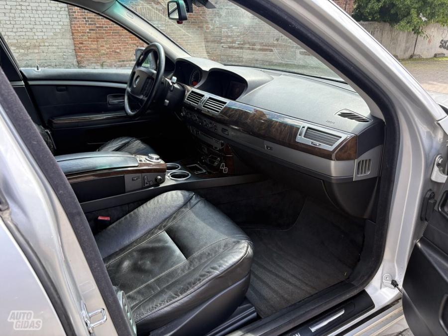 BMW 730 2005 in Vilnius, with an engine capacity of 3.00 L and mileage of 494 thousand km for 1600 €, photo 19 on AUTOMOTO.COM.LV