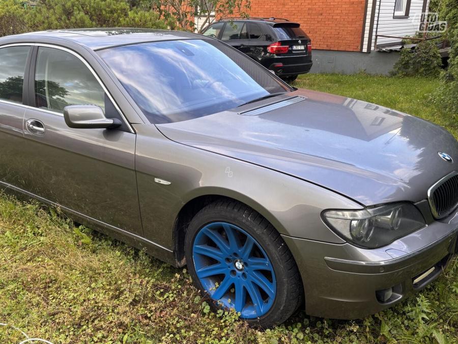 BMW 730 2007 in Moletai, with an engine capacity of 3.00 L and mileage of 415 thousand km for 4500 €, photo 1 on AUTOMOTO.COM.LV
