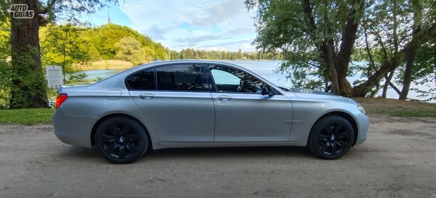 BMW 730 2008 in Vilnius, with an engine capacity of 3.00 L and mileage of 377 thousand km for 7900 €, photo 3 on AUTOMOTO.COM.LV