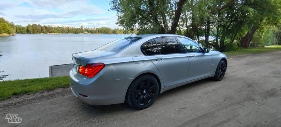 BMW 730 2008 in Vilnius, with an engine capacity of 3.00 L and mileage of 377 thousand km for 7900 €, photo 7 on AUTOMOTO.COM.LV