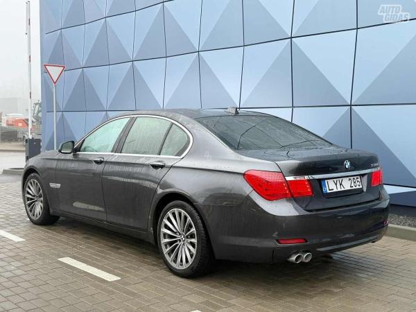 BMW 730 2009 in Silute, with an engine capacity of 3.00 L and mileage of 340 thousand km for 8900 €, photo 6 on AUTOMOTO.COM.LV