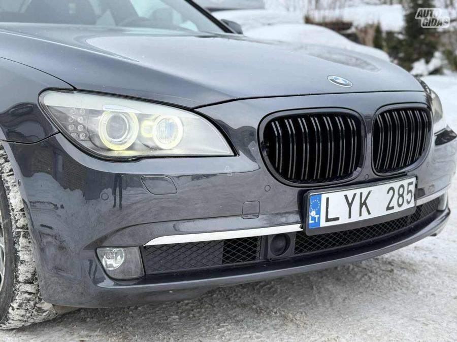 BMW 730 2009 in Silute, with an engine capacity of 3.00 L and mileage of 340 thousand km for 8500 €, photo 8 on AUTOMOTO.COM.LV