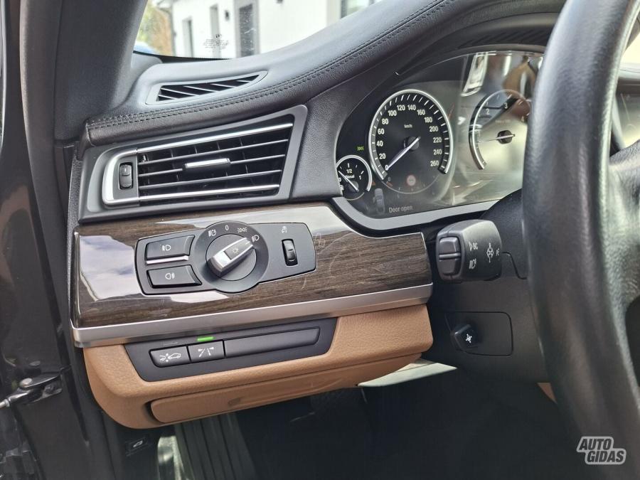 BMW 730 2009 Šilutė, ar dzinēja tilpumu 3.00 L un nobraukumu 380 tūkst. km par 8500 €, foto 26 vietnē AUTOMOTO.COM.LV