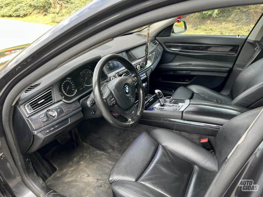 BMW 730 2010 Kauņa, ar dzinēja tilpumu 3.00 L un nobraukumu 520 tūkst. km par 9650 €, foto 12 vietnē AUTOMOTO.COM.LV