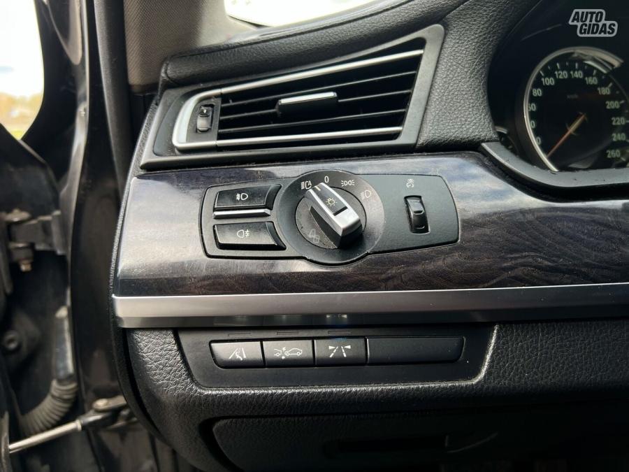 BMW 730 2010 in Kaunas, with an engine capacity of 3.00 L and mileage of 520 thousand km for 8850 €, photo 8 on AUTOMOTO.COM.LV