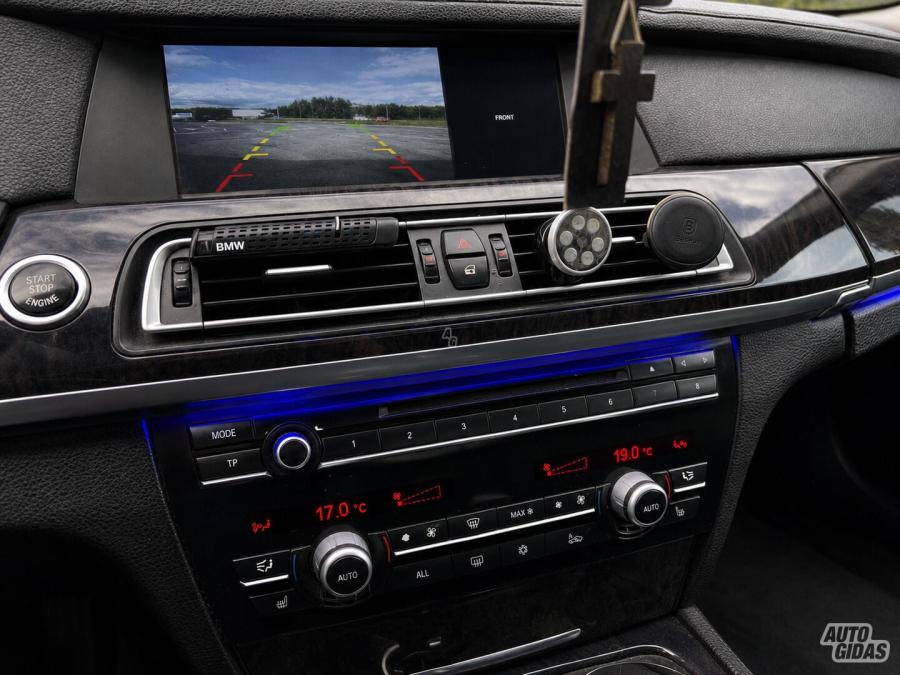 BMW 730 2010 in Kaunas, with an engine capacity of 3.00 L and mileage of 520 thousand km for 8850 €, photo 14 on AUTOMOTO.COM.LV