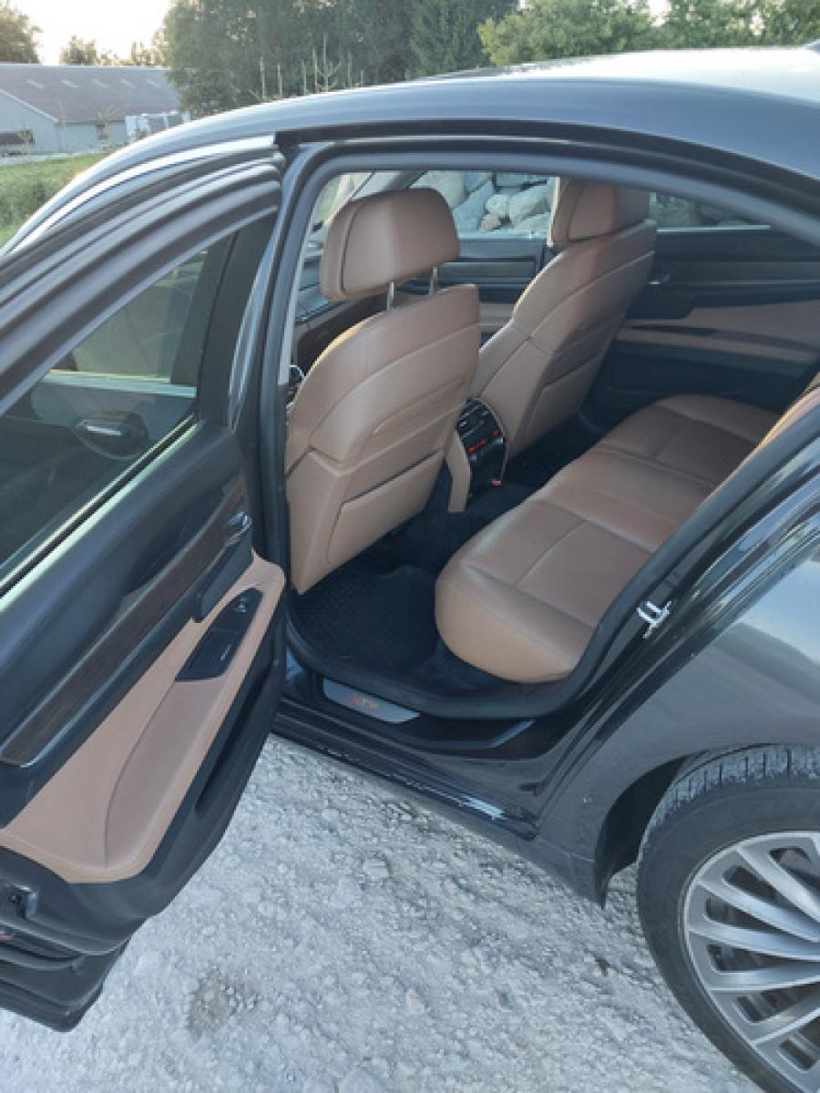 BMW 730 2010 in Rapla, with an engine capacity of 3.00 L and mileage of 395 thousand km for 8000 €, photo 8 on AUTOMOTO.COM.LV