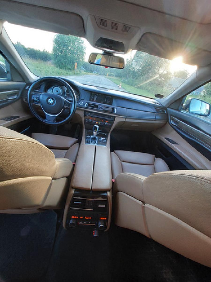 BMW 730 2010 in Rapla, with an engine capacity of 3.00 L and mileage of 395 thousand km for 8000 €, photo 9 on AUTOMOTO.COM.LV