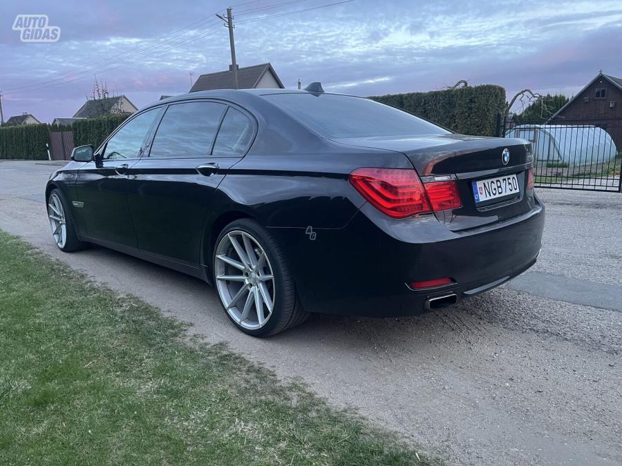 BMW 730 2011 in Raseiniai, with an engine capacity of 3.00 L and mileage of 373 thousand km for 9400 €, photo 3 on AUTOMOTO.COM.LV