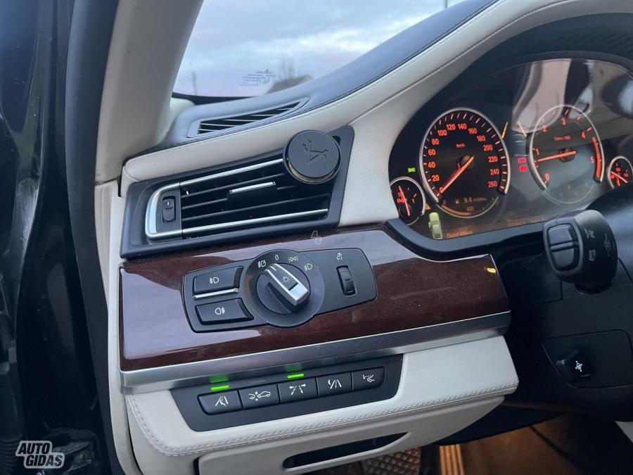 BMW 730 2011 in Raseiniai, with an engine capacity of 3.00 L and mileage of 373 thousand km for 9400 €, photo 14 on AUTOMOTO.COM.LV