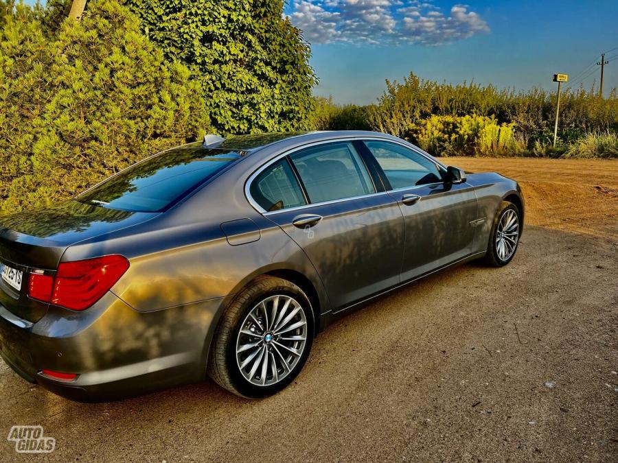 BMW 730 2011 in Taurage, with an engine capacity of 3.00 L and mileage of 249 thousand km for 12999 €, photo 4 on AUTOMOTO.COM.LV
