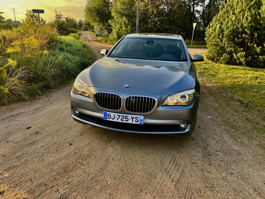BMW 730 2011 in Taurage, with an engine capacity of 3.00 L and mileage of 249 thousand km for 12999 €, photo 10 on AUTOMOTO.COM.LV
