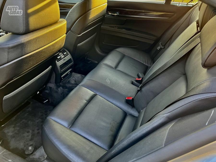 BMW 730 2011 in Taurage, with an engine capacity of 3.00 L and mileage of 249 thousand km for 12999 €, photo 19 on AUTOMOTO.COM.LV