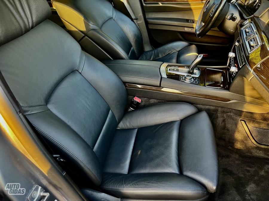 BMW 730 2011 in Taurage, with an engine capacity of 3.00 L and mileage of 249 thousand km for 12999 €, photo 24 on AUTOMOTO.COM.LV