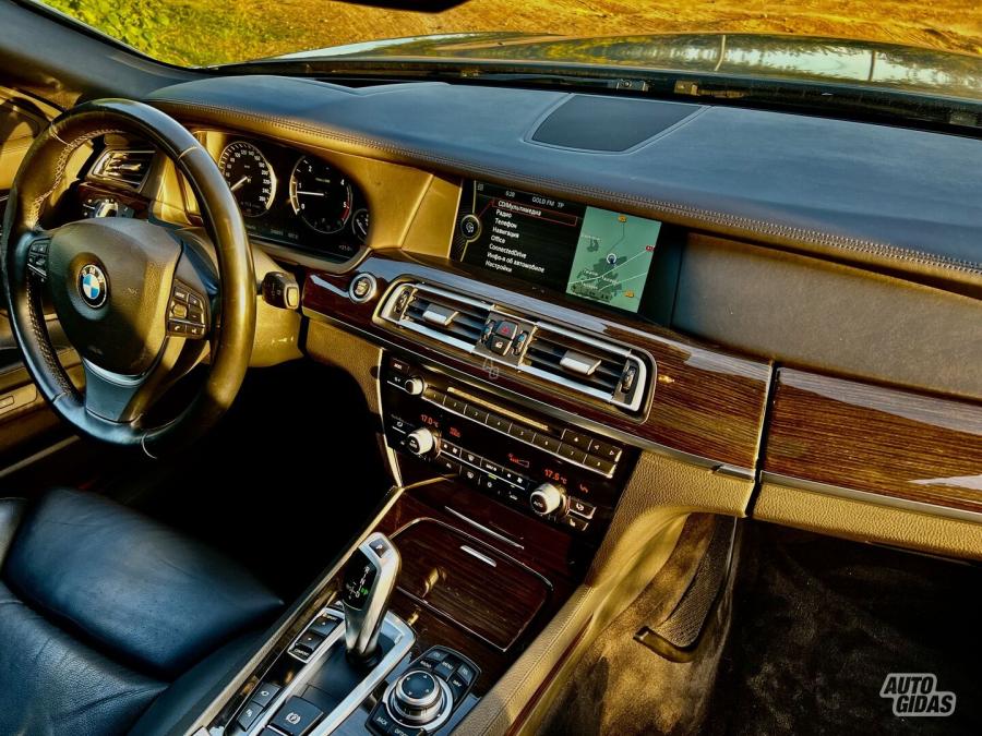 BMW 730 2011 in Taurage, with an engine capacity of 3.00 L and mileage of 249 thousand km for 12999 €, photo 27 on AUTOMOTO.COM.LV