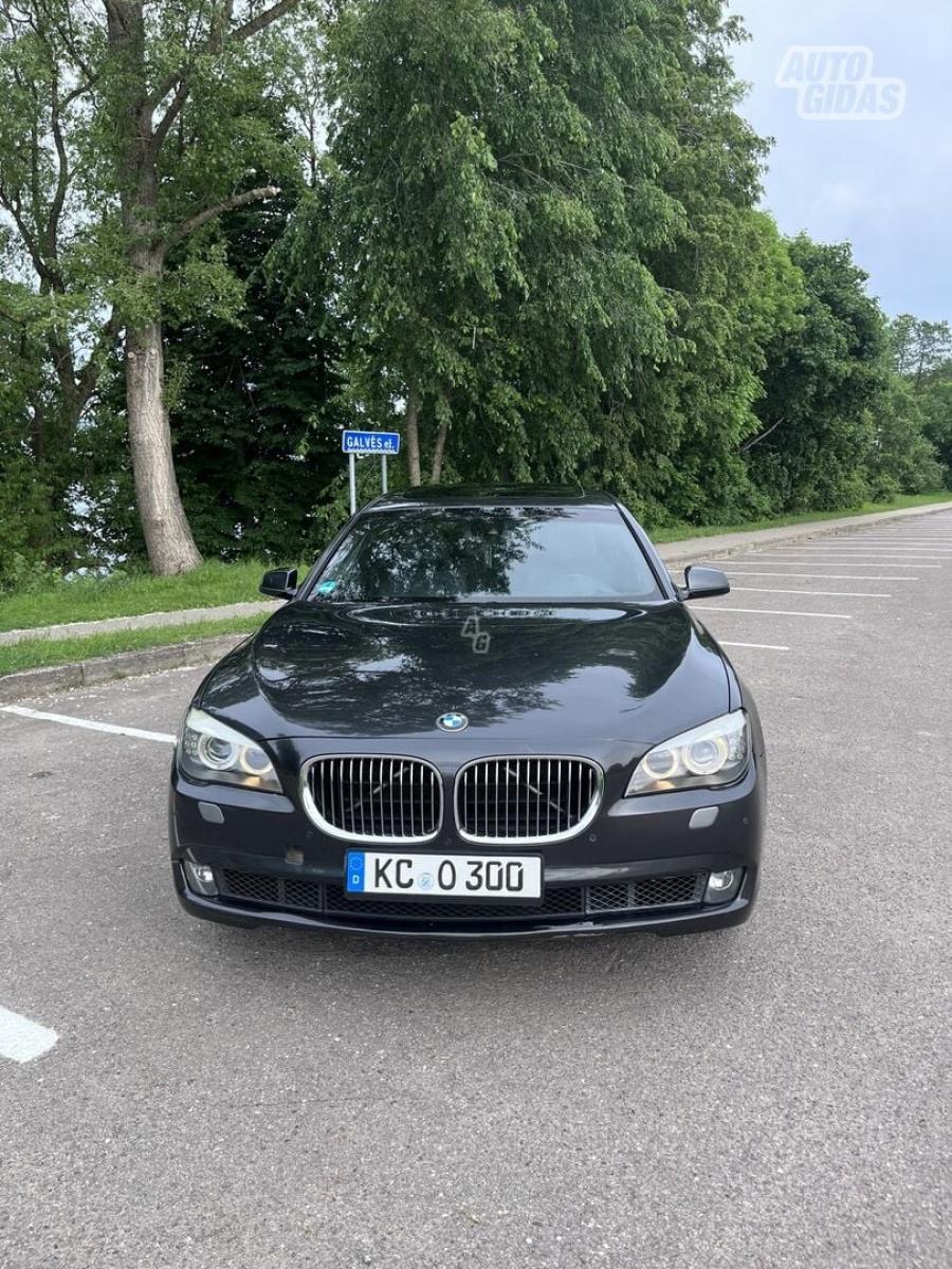 BMW 730 2011 in Vilnius, with an engine capacity of 3.00 L and mileage of 364 thousand km for 6500 €, photo 1 on AUTOMOTO.COM.LV