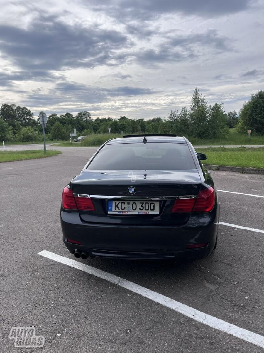 BMW 730 2011 in Vilnius, with an engine capacity of 3.00 L and mileage of 364 thousand km for 6500 €, photo 5 on AUTOMOTO.COM.LV