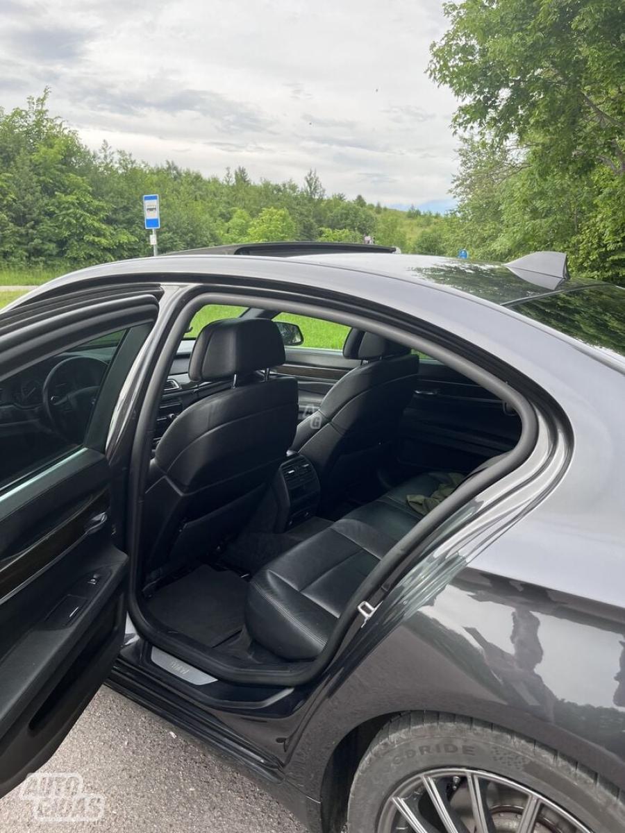 BMW 730 2011 in Vilnius, with an engine capacity of 3.00 L and mileage of 364 thousand km for 6500 €, photo 7 on AUTOMOTO.COM.LV