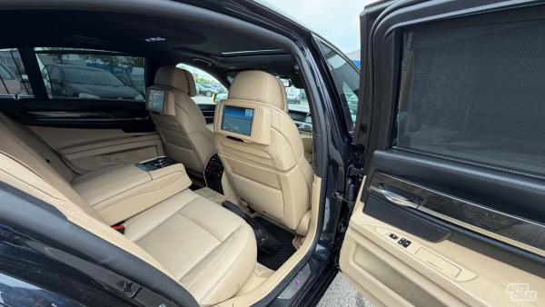 BMW 730 2012 in Siauliai, with an engine capacity of 3.00 L and mileage of 286 thousand km for 9400 €, photo 10 on AUTOMOTO.COM.LV