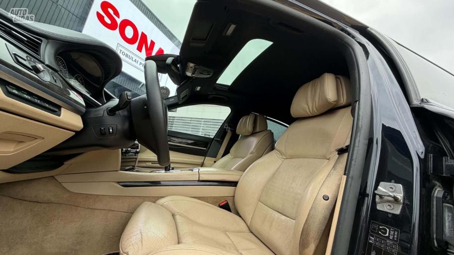 BMW 730 2012 in Siauliai, with an engine capacity of 3.00 L and mileage of 286 thousand km for 9400 €, photo 16 on AUTOMOTO.COM.LV