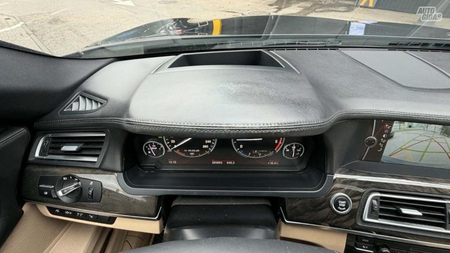 BMW 730 2012 in Siauliai, with an engine capacity of 3.00 L and mileage of 286 thousand km for 9400 €, photo 20 on AUTOMOTO.COM.LV