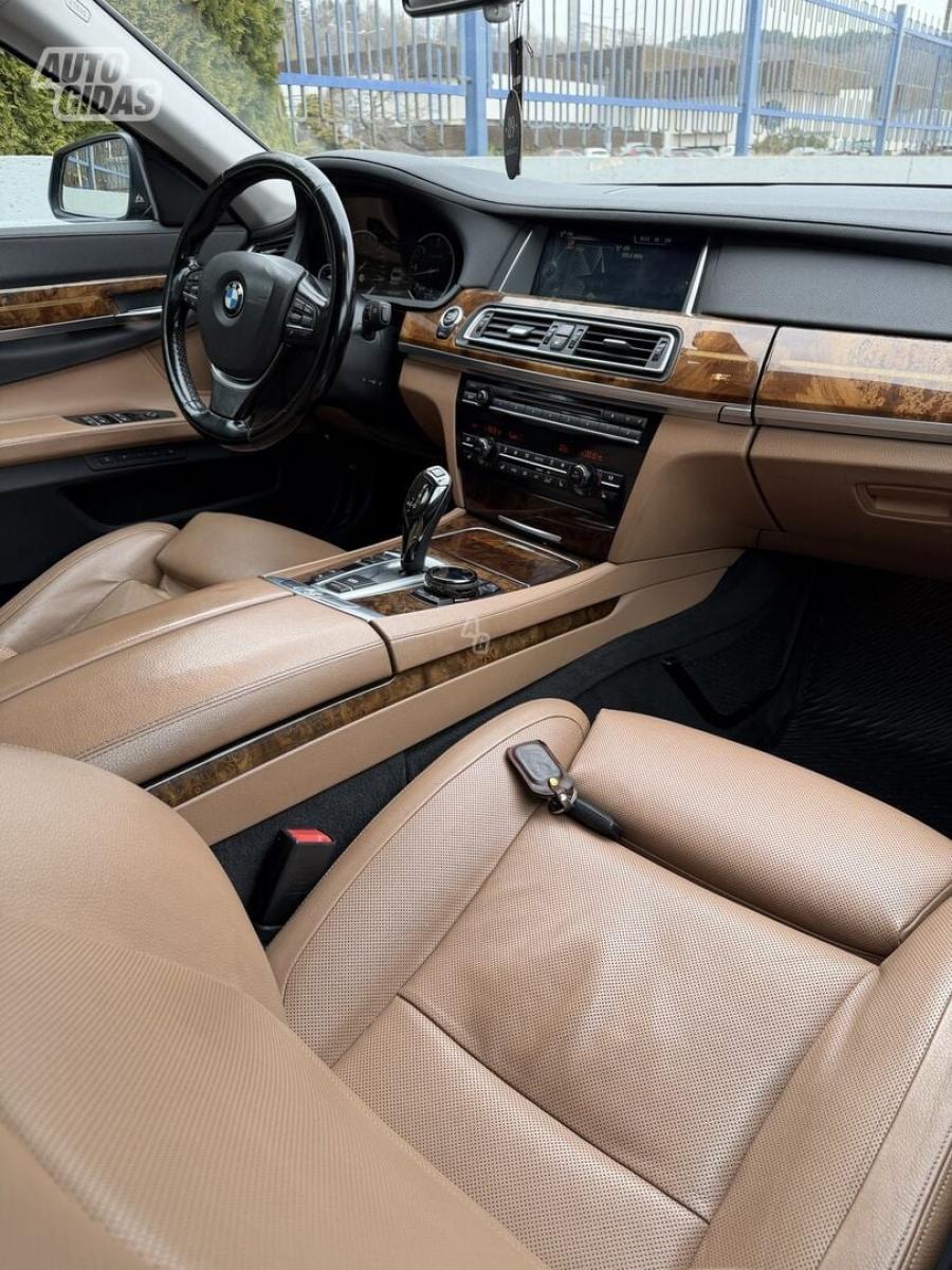 BMW 730 2013 Viļņa, ar dzinēja tilpumu 3.00 L un nobraukumu 298 tūkst. km par 16000 €, foto 11 vietnē AUTOMOTO.COM.LV