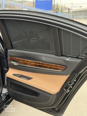 BMW 730 2013 Viļņa, ar dzinēja tilpumu 3.00 L un nobraukumu 298 tūkst. km par 16000 €, foto 15 vietnē AUTOMOTO.COM.LV