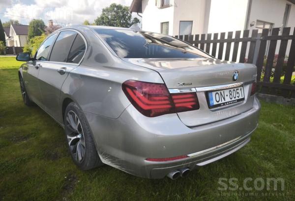 BMW 730 2013 in Riga on AUTOMOTO.COM.LV BMW 730 2013 in Riga, with an engine capacity of 3.00 L and mileage of 325 thousand km for 12950 €, photo 5 on AUTOMOTO.COM.LV