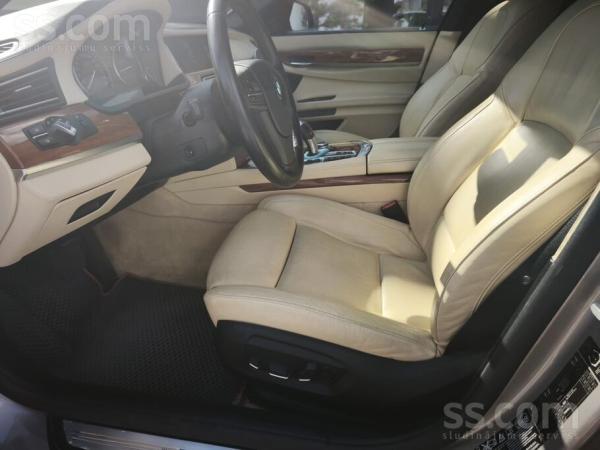 BMW 730 2013 in Riga on AUTOMOTO.COM.LV BMW 730 2013 in Riga, with an engine capacity of 3.00 L and mileage of 325 thousand km for 12950 €, photo 7 on AUTOMOTO.COM.LV